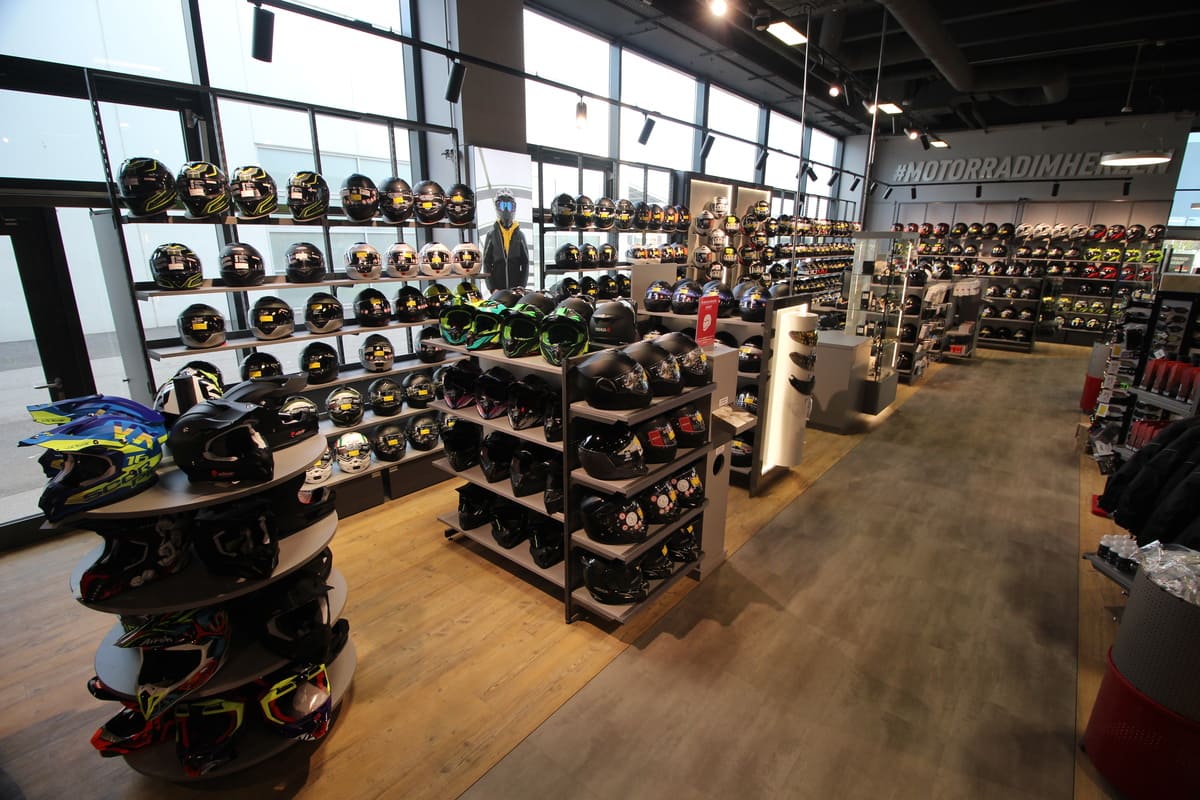 Louis Cine Nova Center | Wr. Neustadt